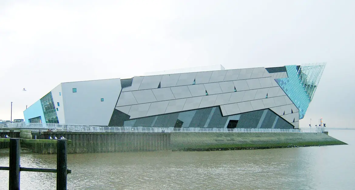 Top 15 Best Aquariums In The World | World's Top Insider