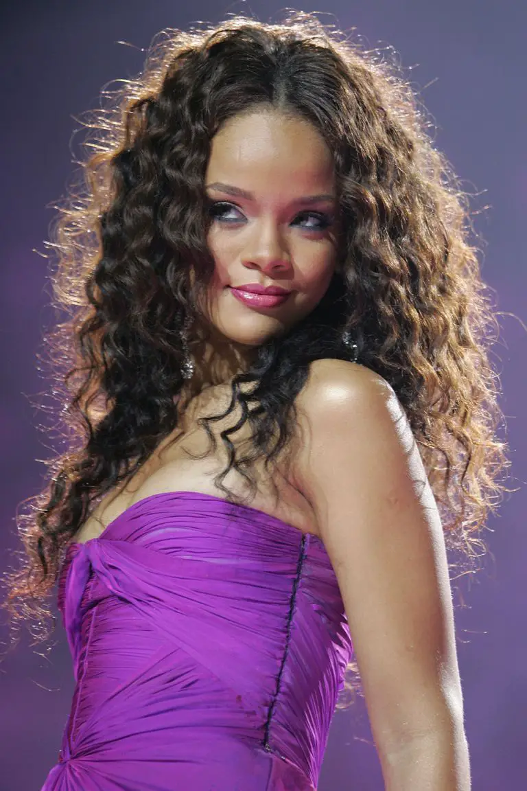 Top 15 Famous Women Singers | World's Top Insider